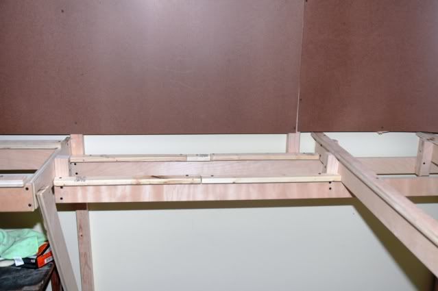 Pics of my new layout benchwork - nScale.net